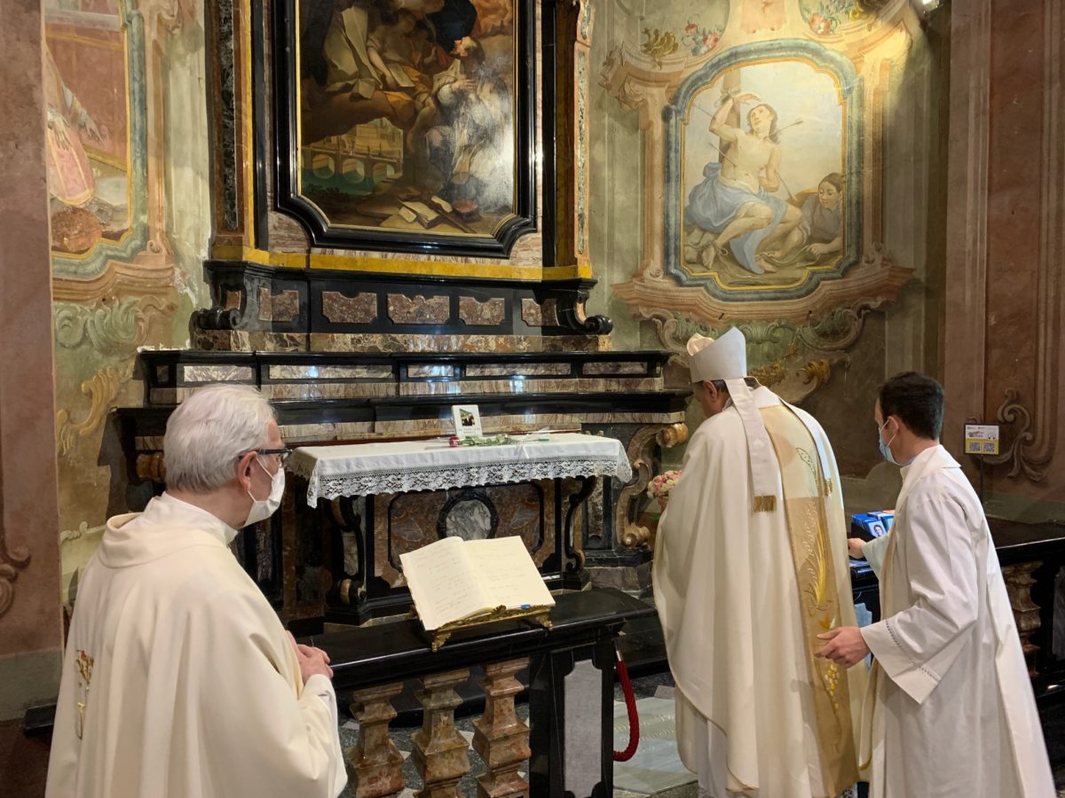 Venti anni fa la morte di suor Maria Laura Mainetti - Omelia - Diocesi ...